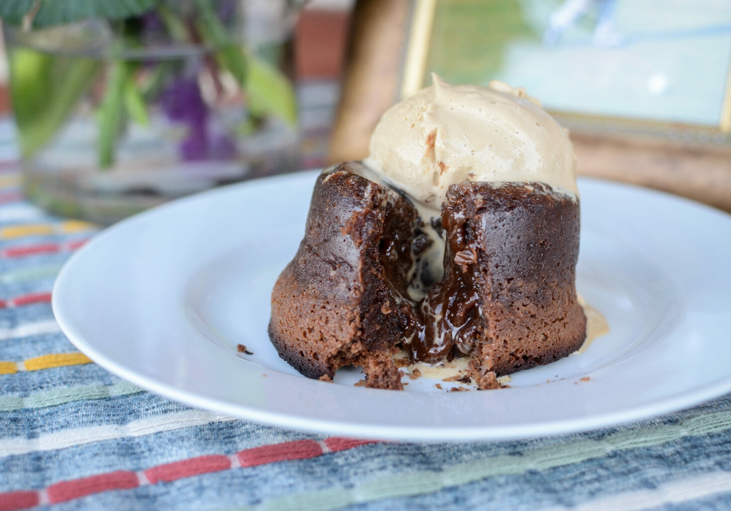 Chocolate Lava Cakes - VeryVera